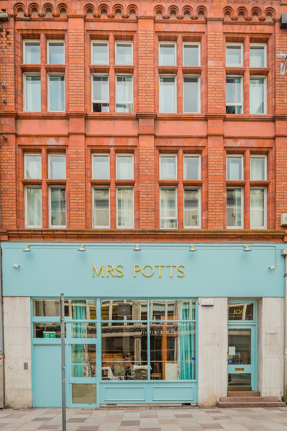 Mrs Potts Backpackers | Hostel Management